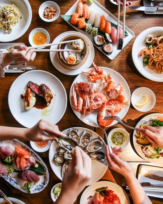 โกจิ คิทเช่น + บาร์ | บุฟเฟต์นานาชาติที่ดีที่สุดในกรุงเทพ